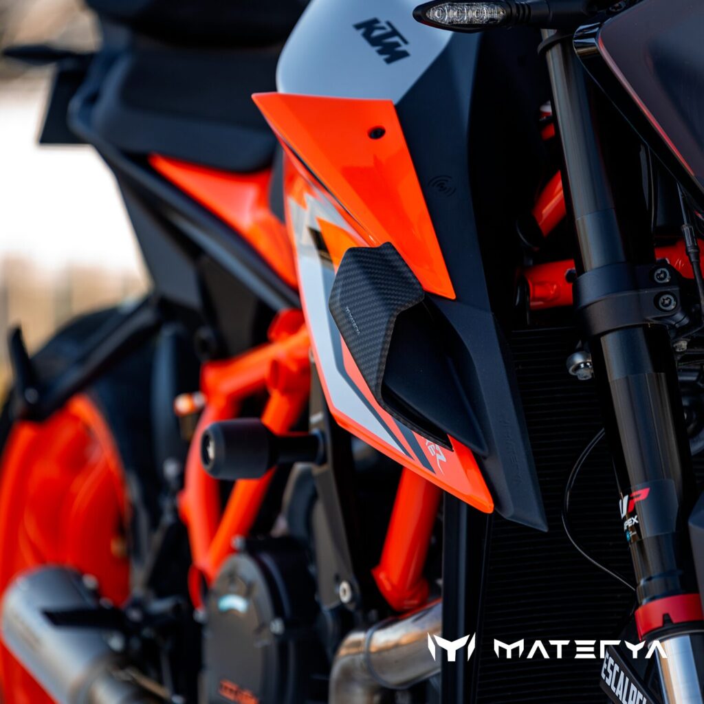 Winglets for KTM Superduke 1290R MY 20 - Black matte and Carbon Fiber ...