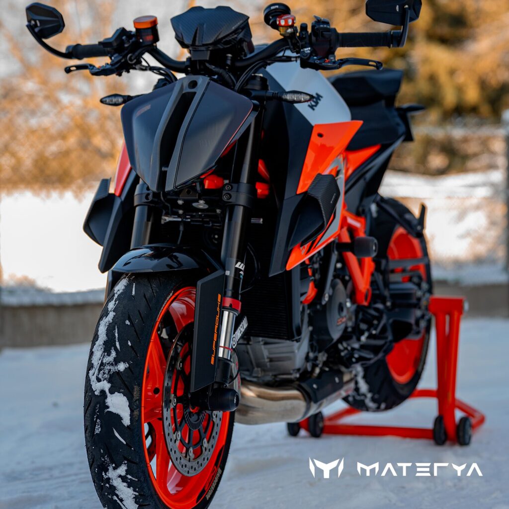 Winglets for KTM Superduke 1290R MY 20 - Black matte and Carbon Fiber ...